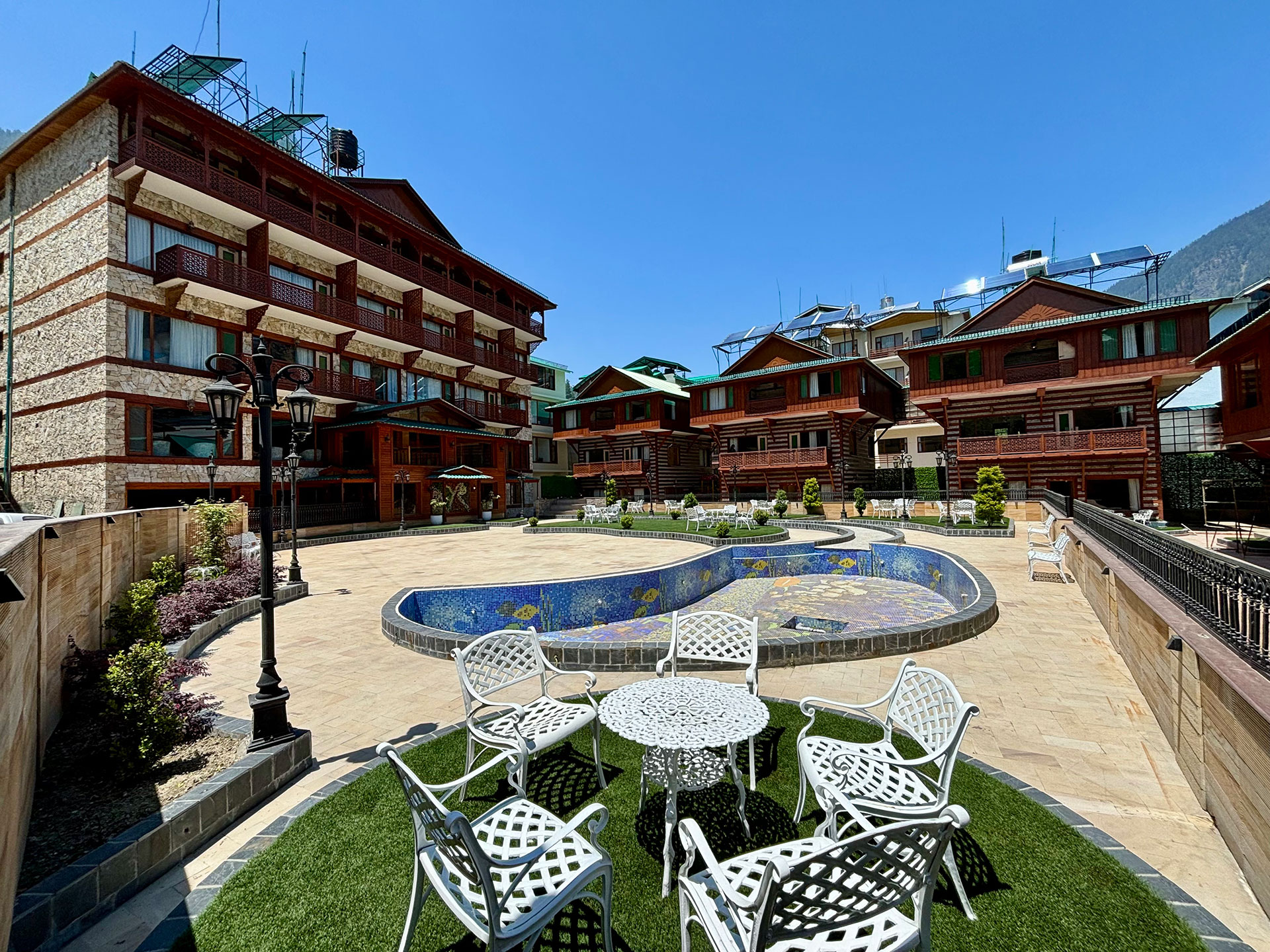 Hotel Sandhya village in manali, best luxury Resort in Manali, 4 Star ...