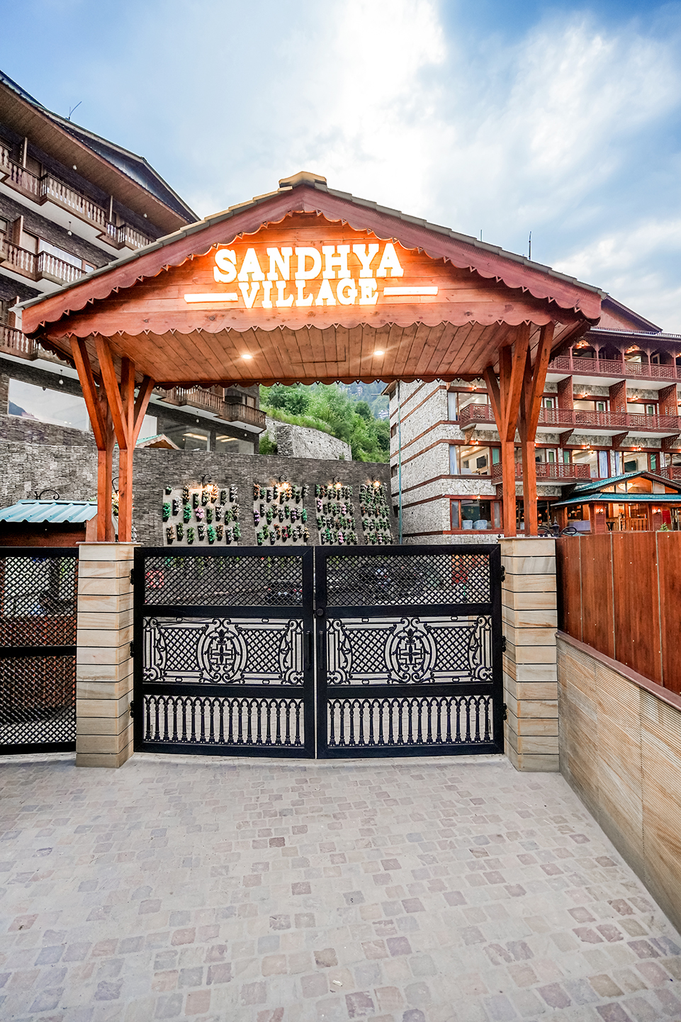 Hotel Sandhya village in manali, best luxury Resort in Manali, 4 Star ...