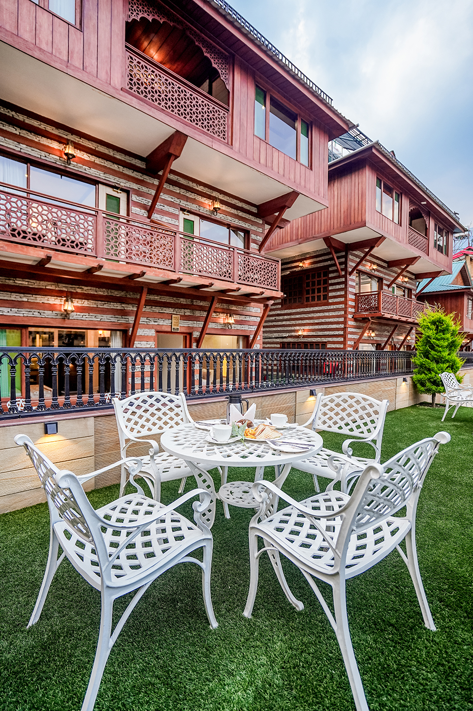 Hotel Sandhya village in manali, best luxury Resort in Manali, 4 Star ...