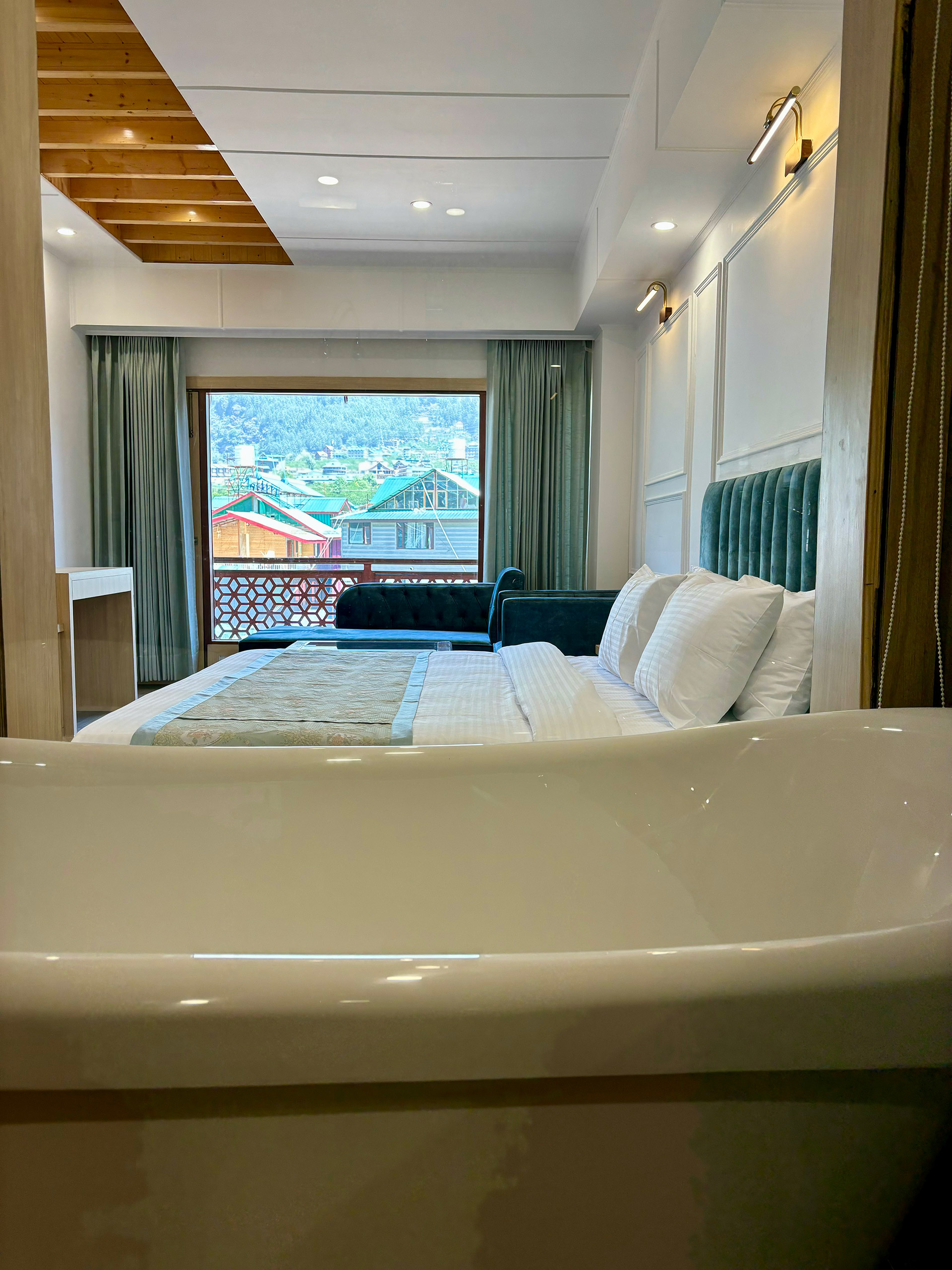 Hotel Sandhya village in manali, best luxury Resort in Manali, 4 Star ...